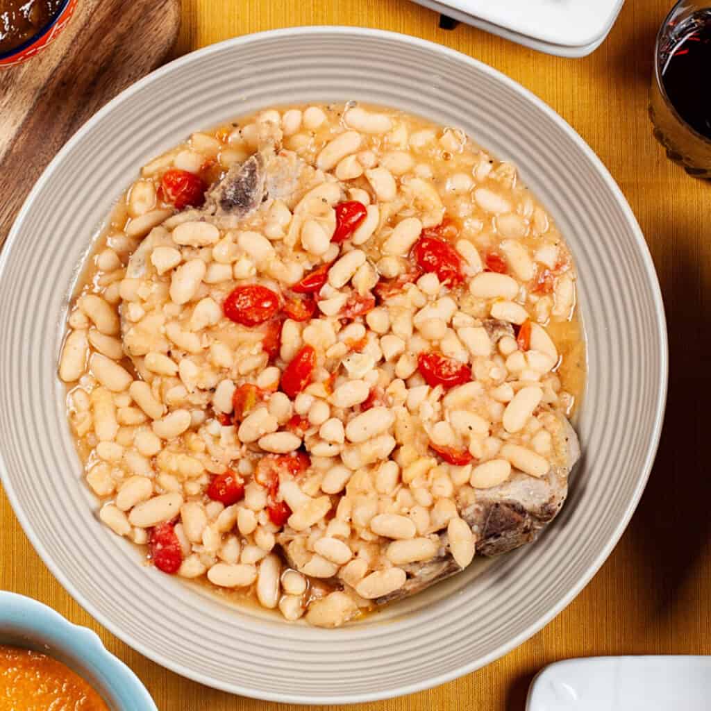 How to Make and Enjoy Classic Italian Fagioli Soup - The Foreign Fork