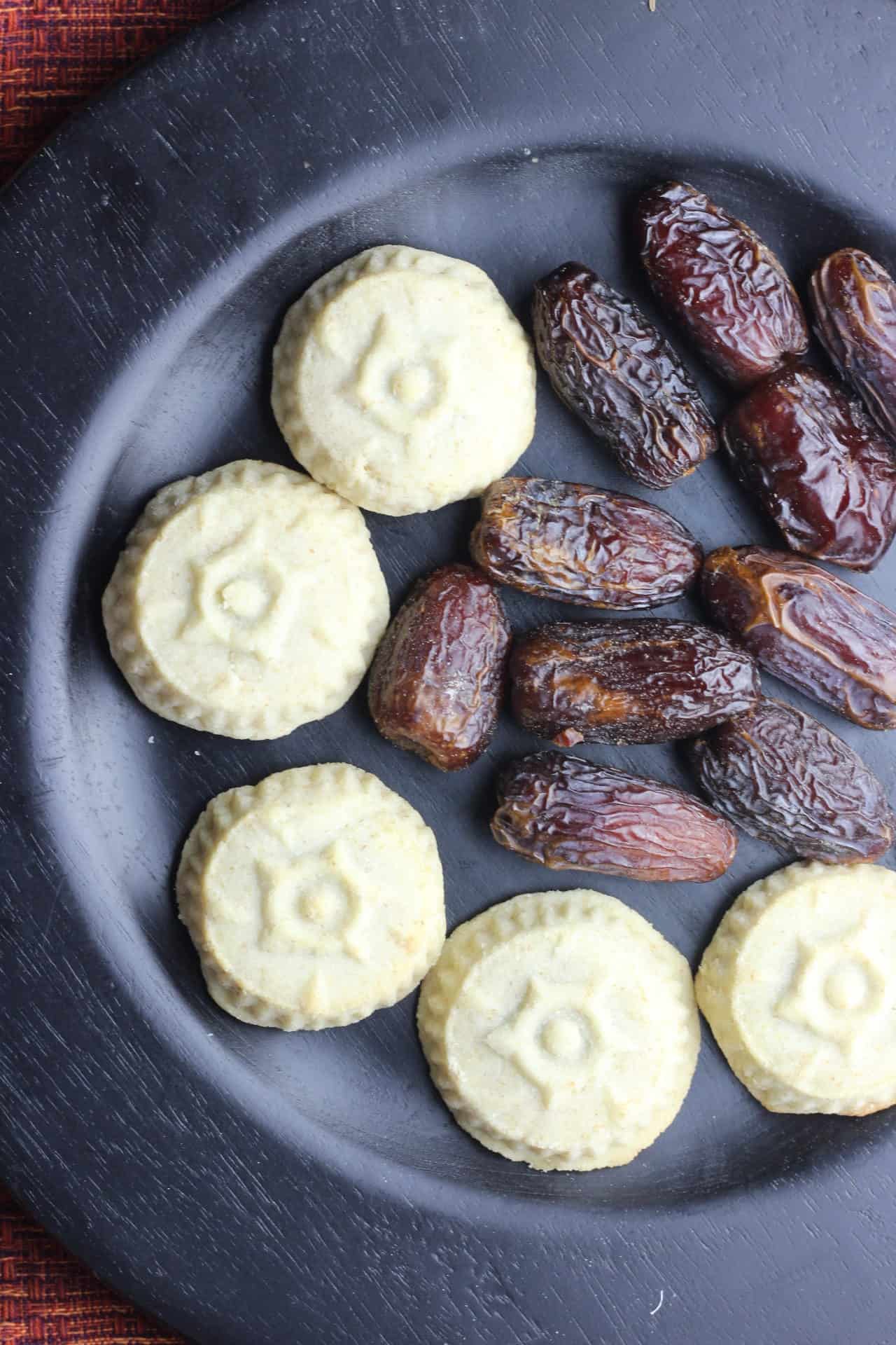 Maamoul Cookies with Date Filling from Bahrain - The Foreign Fork
