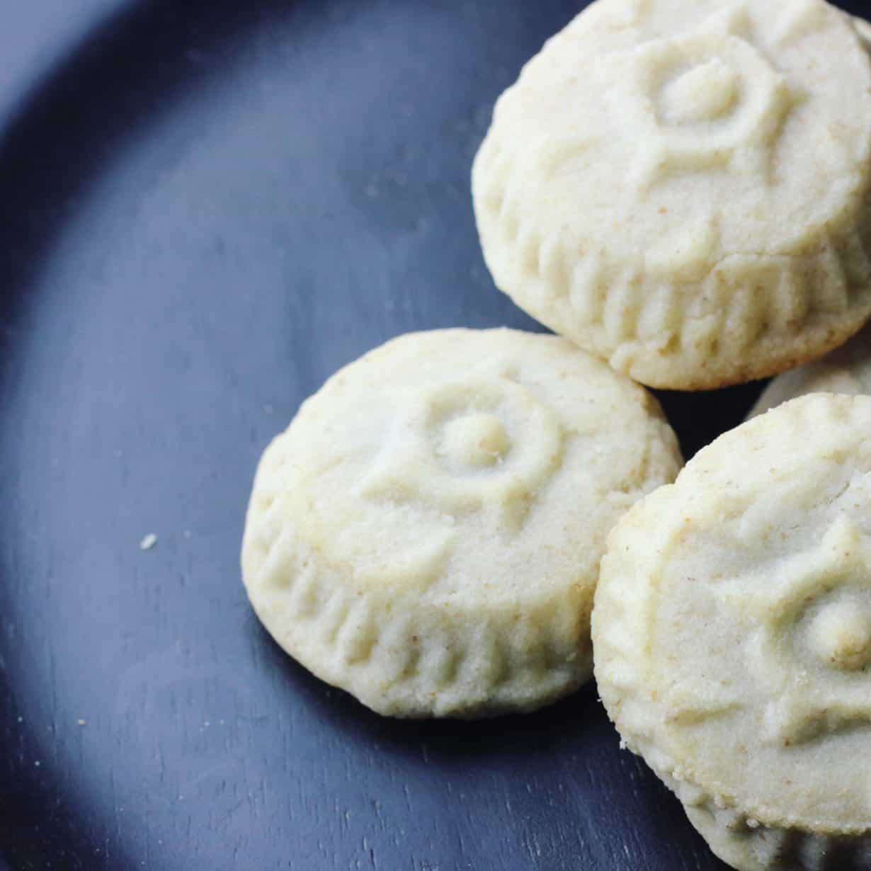 Maamoul Cookies with Date Filling from Bahrain - The Foreign Fork