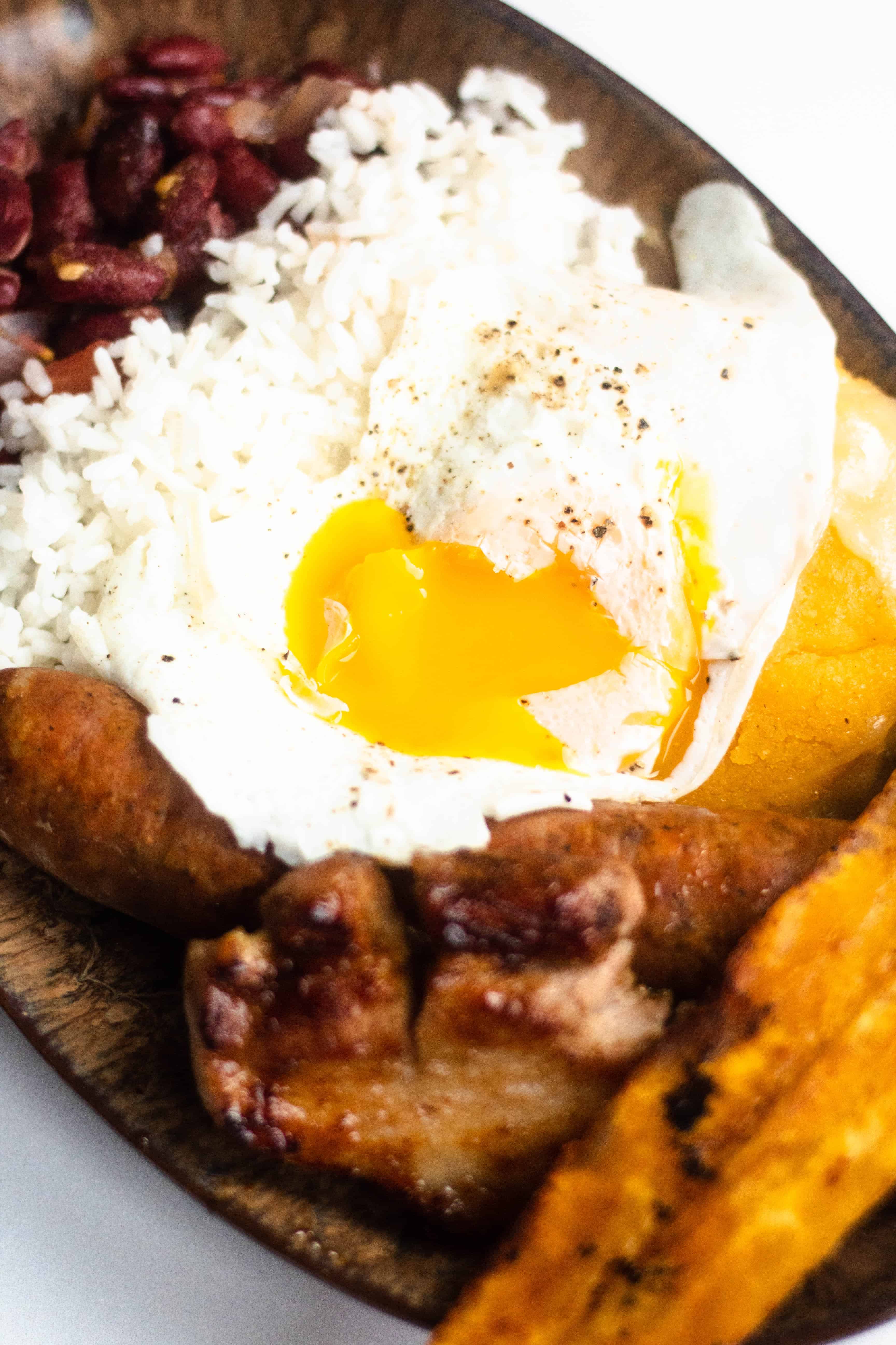 Bandeja Paisa Colombiana Recipe - The Foreign Fork