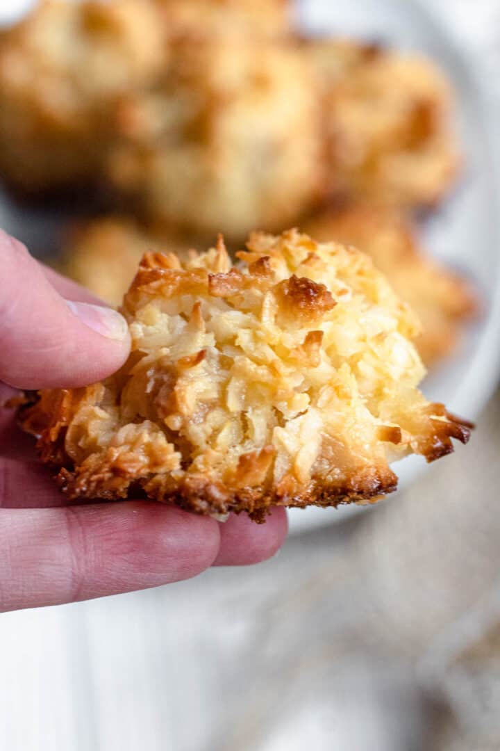 Easy Cocadas (Coconut Macaroons) Recipe - The Foreign Fork