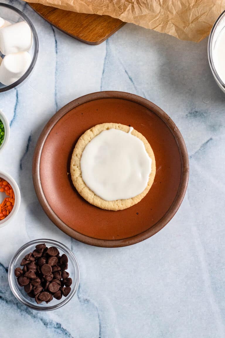 Melted Snowman Cookies - Build with Kids! - The Foreign Fork