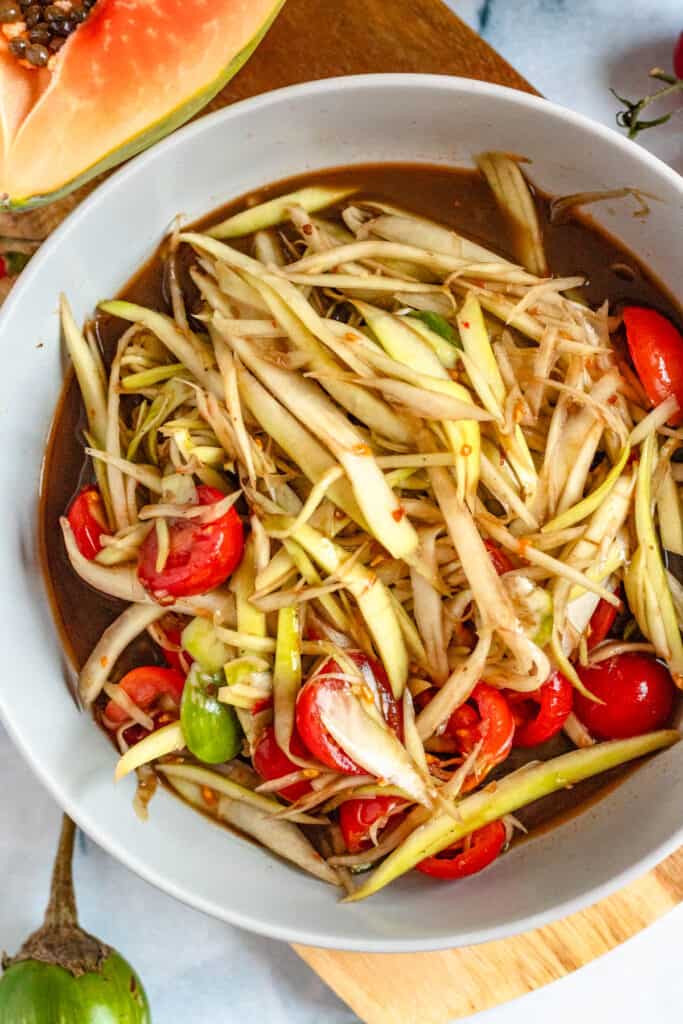 Lao Papaya Salad - The Foreign Fork