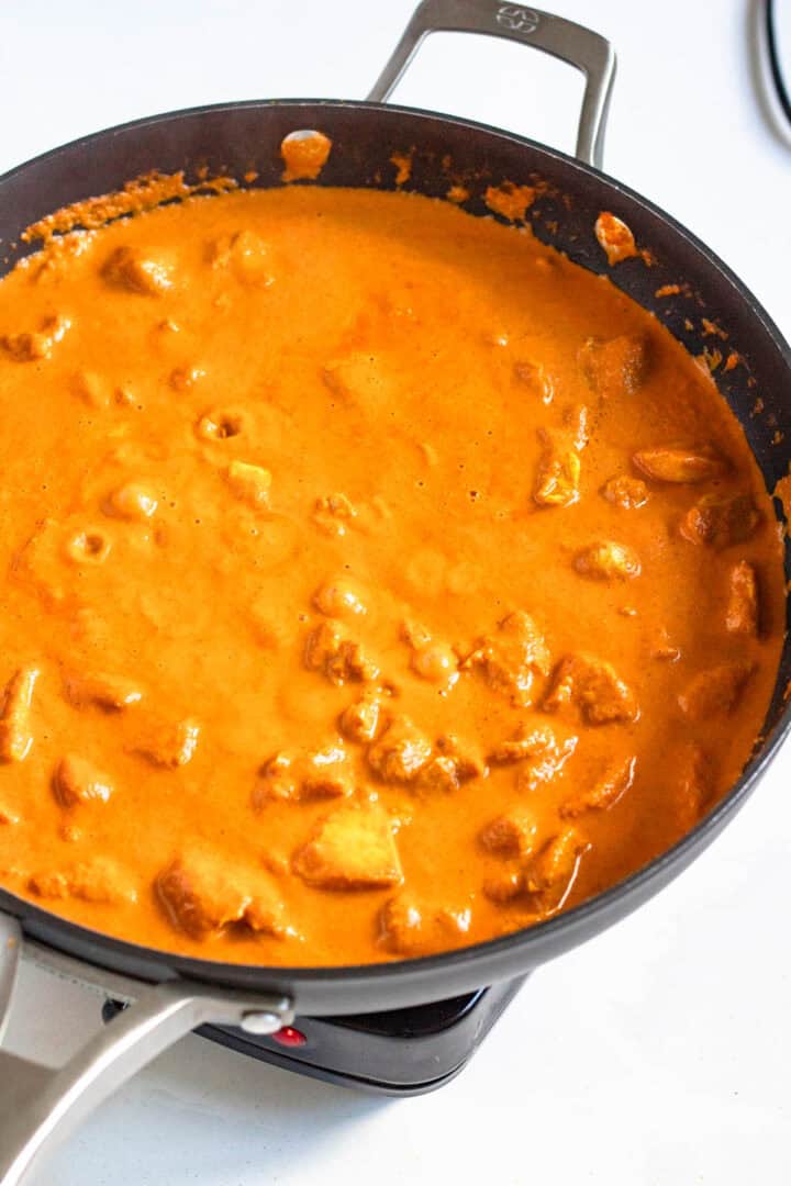 Butter Chicken with Naan (Murgh Makhani) - The Foreign Fork
